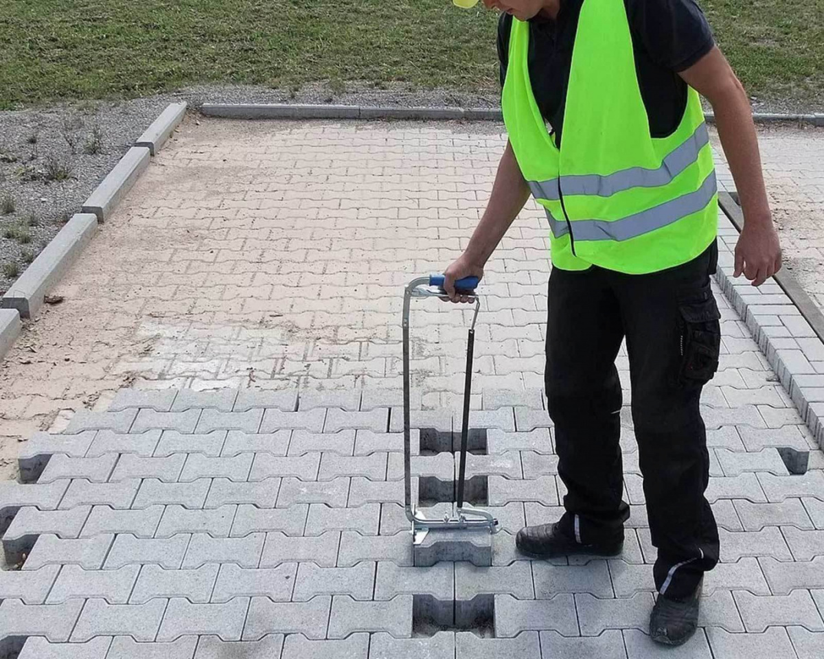 Chwytak ręczny Probst PAVERBOY PB 15/24-L do kostki brukowej